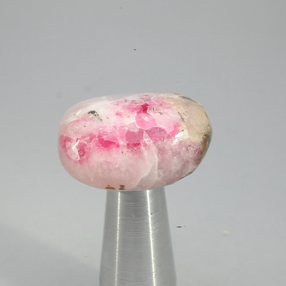 Tugtupite