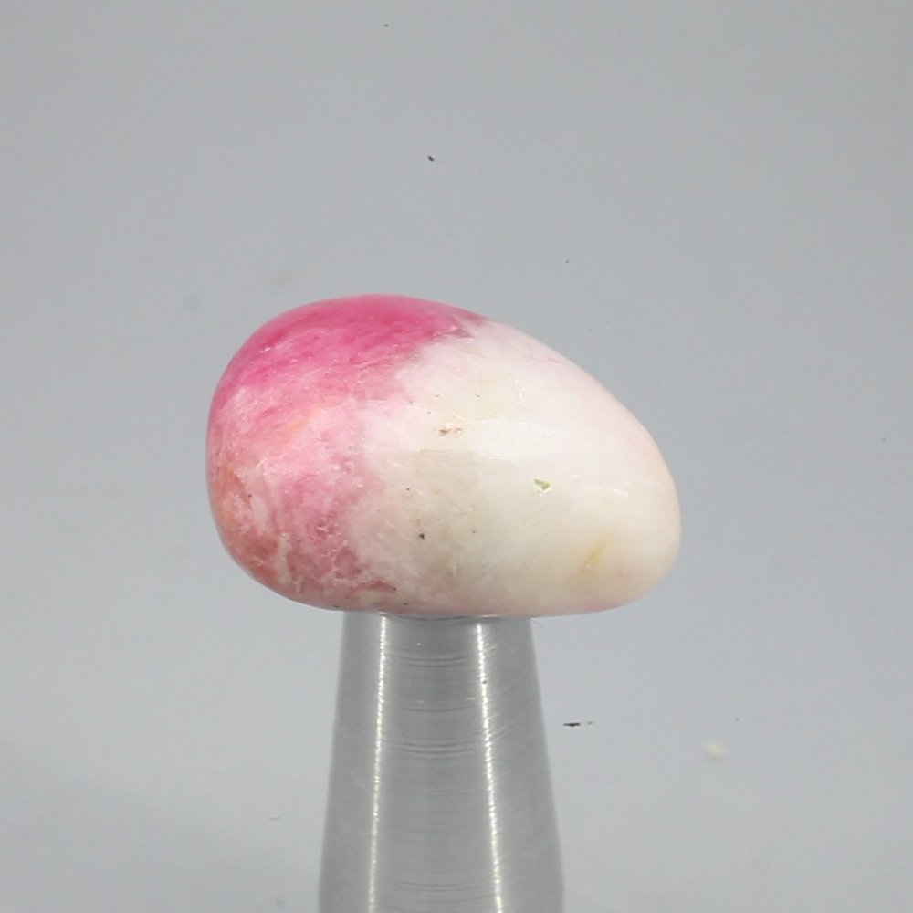 Tugtupite