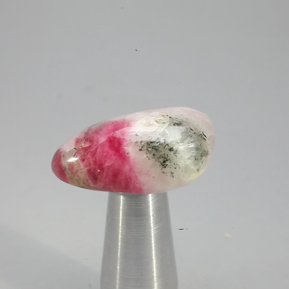 Tugtupite