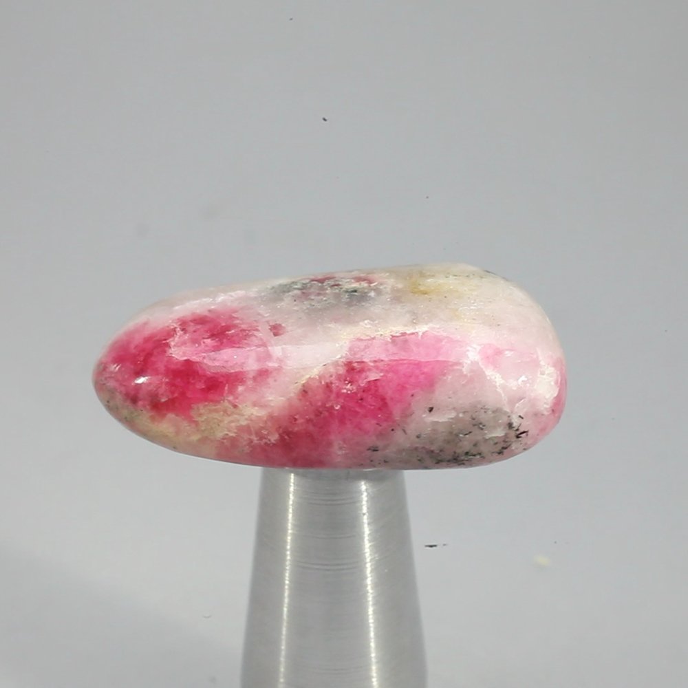 Tugtupite