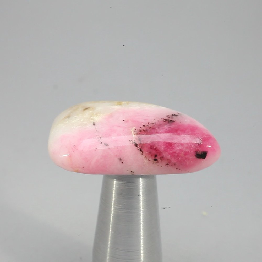 Tugtupite